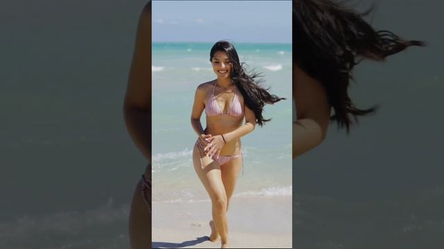 Девушки в красивом белье на пляже | Girls Beach| Delight Girl In Bikini Walking On Beach Trending