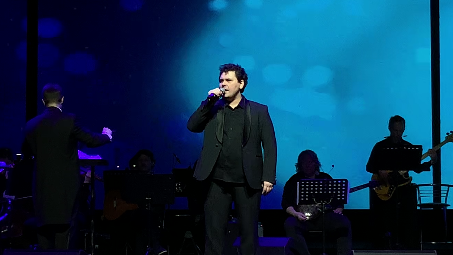 Песня волшебника - Михаил Озеров - новогодний концерт ❄️РОЖДЕСТВО В ГРАДСКОМ❄️  2 января 2024