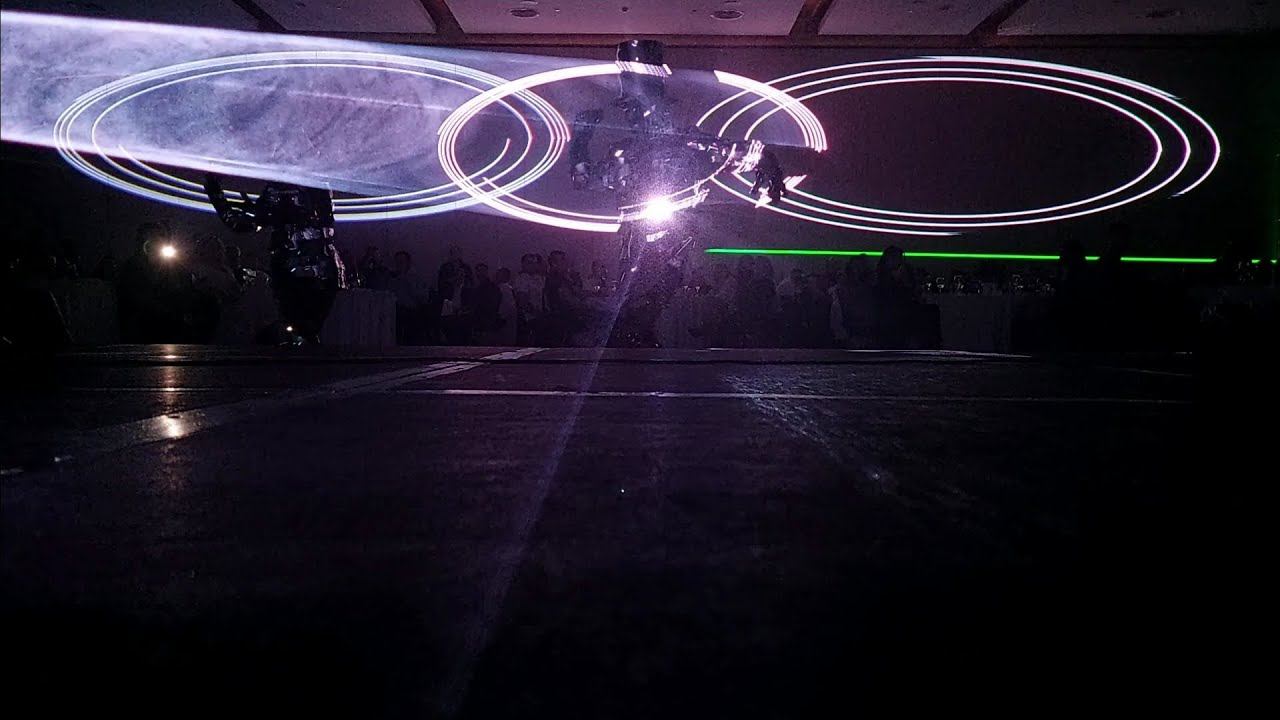 Зеркальные люди + лазерное шоу ( лучевое шоу )