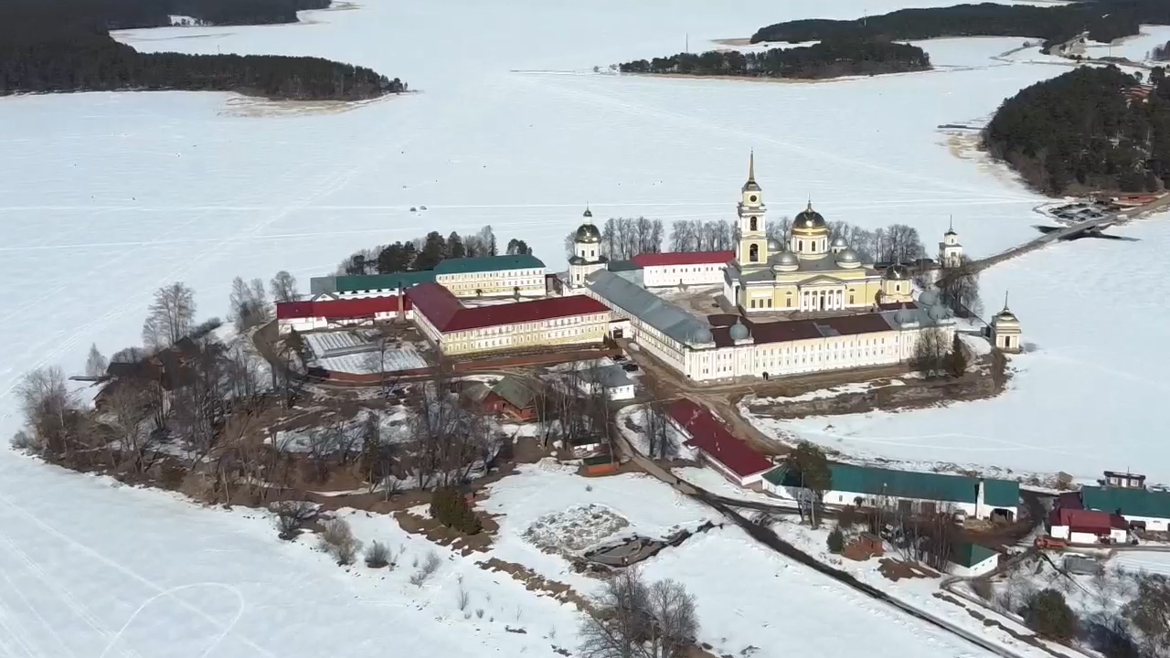 Озеро Селигер с высоты птичьего полёта. Нилова пустынь