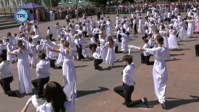 Первый Пушкинский бал в Новомосковске собрал более 400 участников