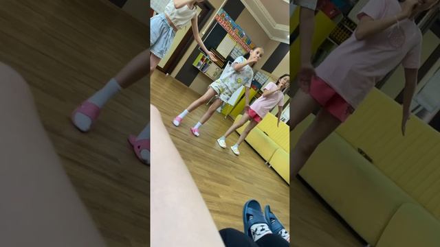 танец в лагере 23