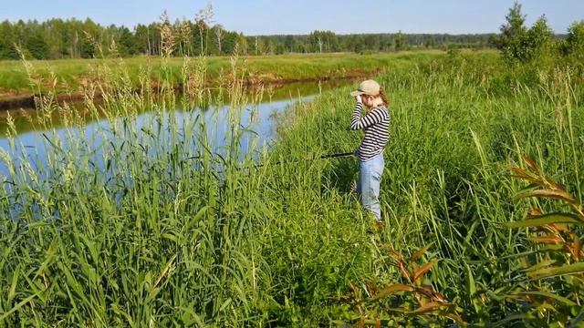 2013 06 09 Катя рыбачит на озерке.mp4