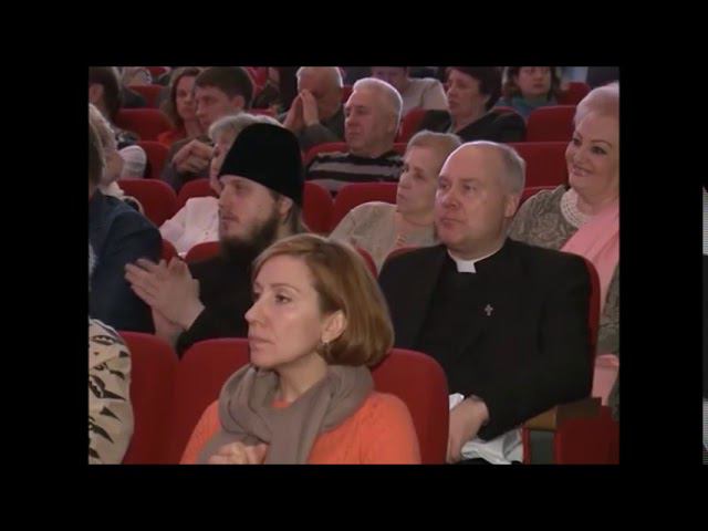 Мэр Новосибирска вручил Почетную грамоту директору ЦБС им. Л. Н. Толстого Октябрьского района