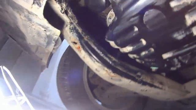 Toyota Camry 50 ( замена масла и направляющий супорта)