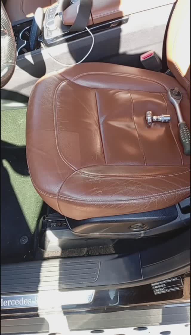 сиденье водительское перестало адекватно работать