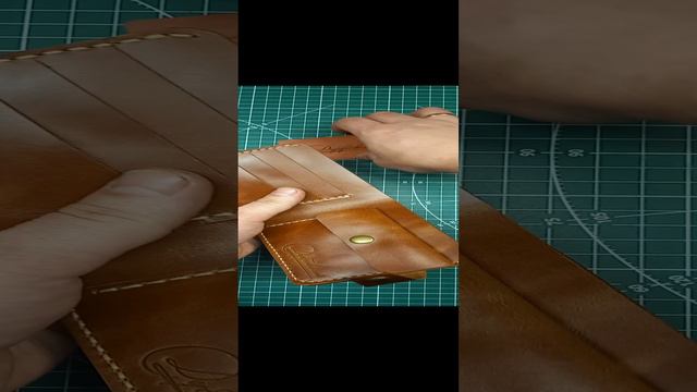 Бифолд из натуральной кожи