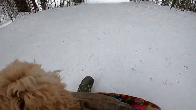 Катание с горки на Кличене на ватрушке и снегоходе стелс.mp4