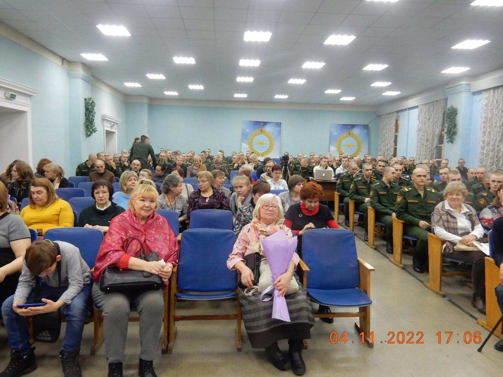 Фрагмент концерта скрипача-виртуоза Вардана Маркоса в г.Москве, зал офицерского клуба ВКС