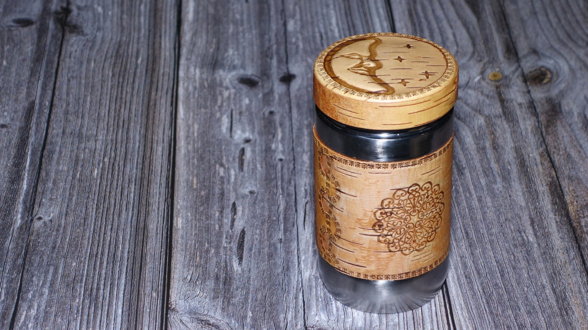 Восстановил кружку-термос и задекорировал берестой.