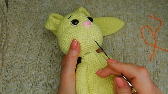 Пришиваем голову к телу игрушки.mp4