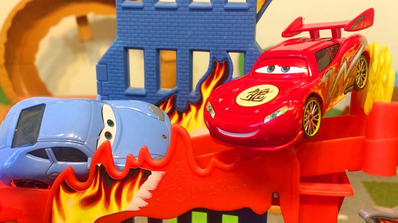 Тачки Молния Маквин Красный Дракон Спасает Салли Мультики Машинки для Детей