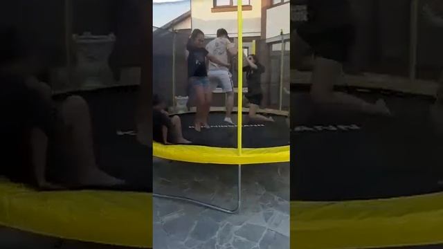 ОТЗЫВ НА БАТУТ KOENIGSMANN T-12 / УЛИЧНЫЙ БАТУТ С ЗАЩИТНОЙ СЕТКОЙ / КАРКАСНЫЙ БАТУТ / MIR-SPORTA.COM