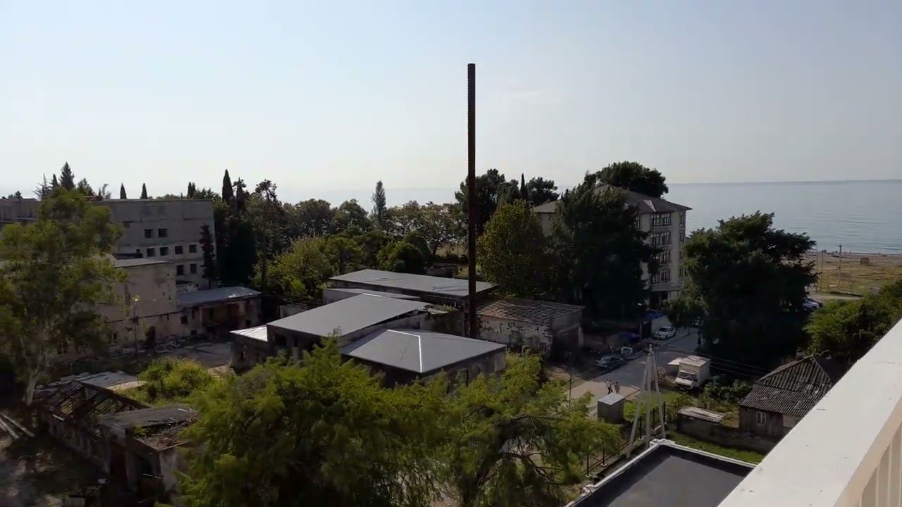 продолжение обзора с балкона