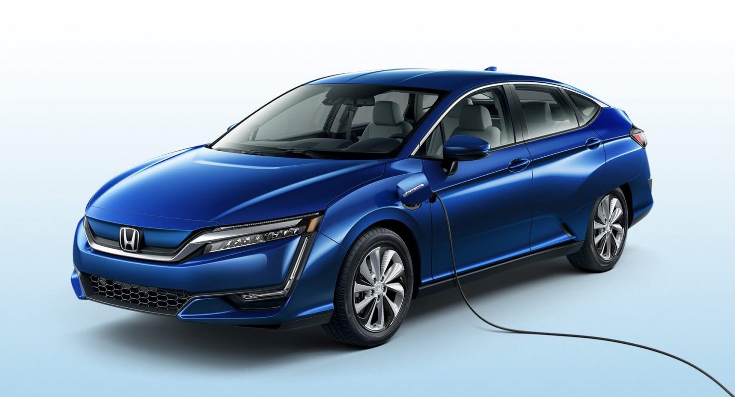 Honda Accord Plug-In Гибридный электрокар существует в двух вариантах - заряжаемый от сети.