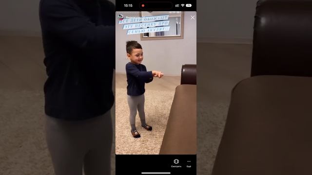 Как малыши любят песню про акулу! Family Семья на английском языке