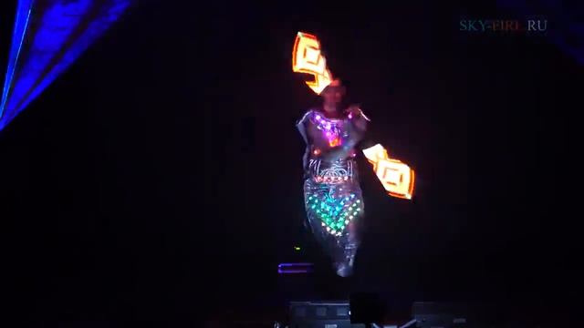 Световое шоу с лазерными эффектами..mp4