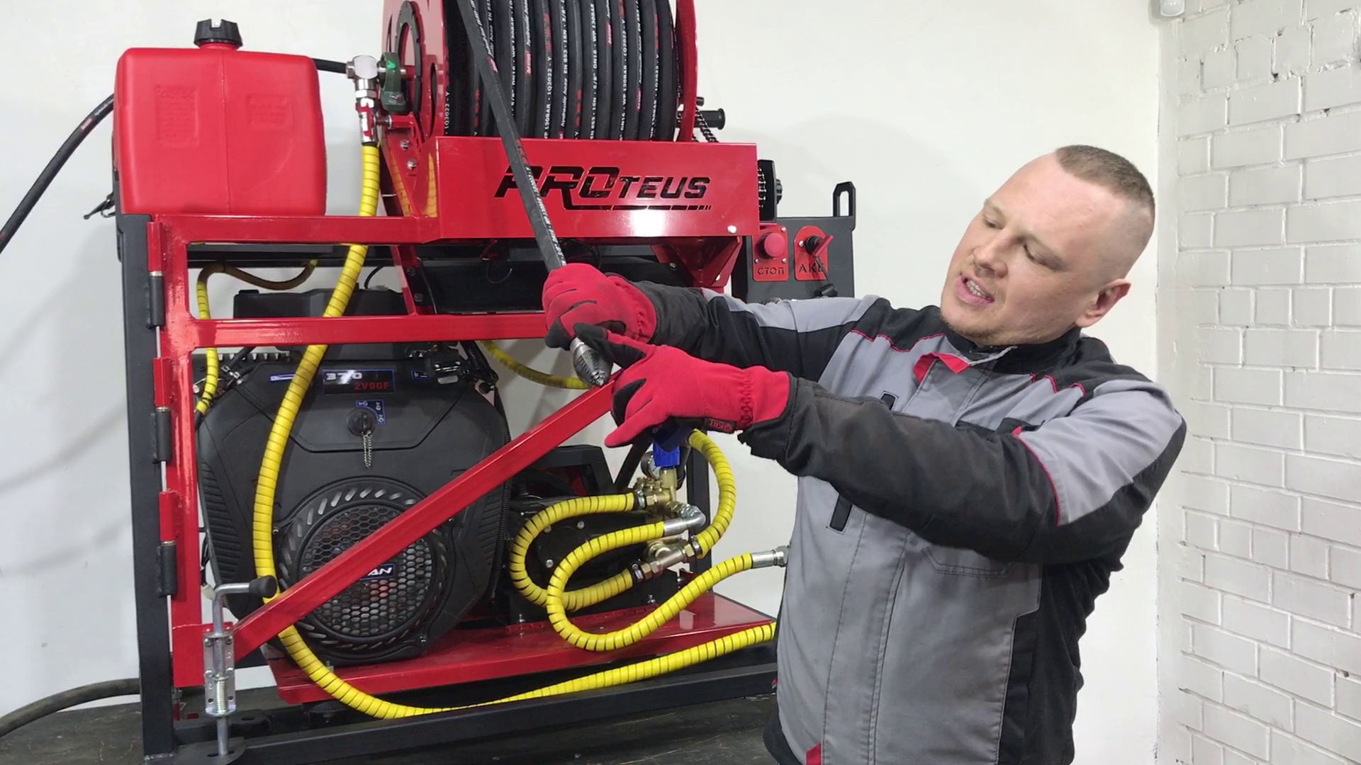 PROteus H1 150/70 - Каналопромывочный аппарат с ДВС на 37лс, итальянским насосом и переключением РВД