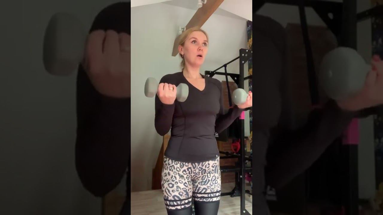 СГИБАНИЕ РУК С ГАНТЕЛЯМИ СТОЯ (ПРЕДПЛЕЧЬЕ СУПИНИРОВАНО)