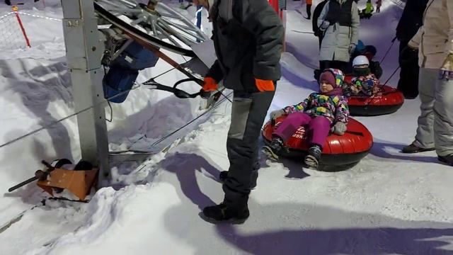 Влог. Горка 200 метров!!! Катаемся на ватрушках!!!