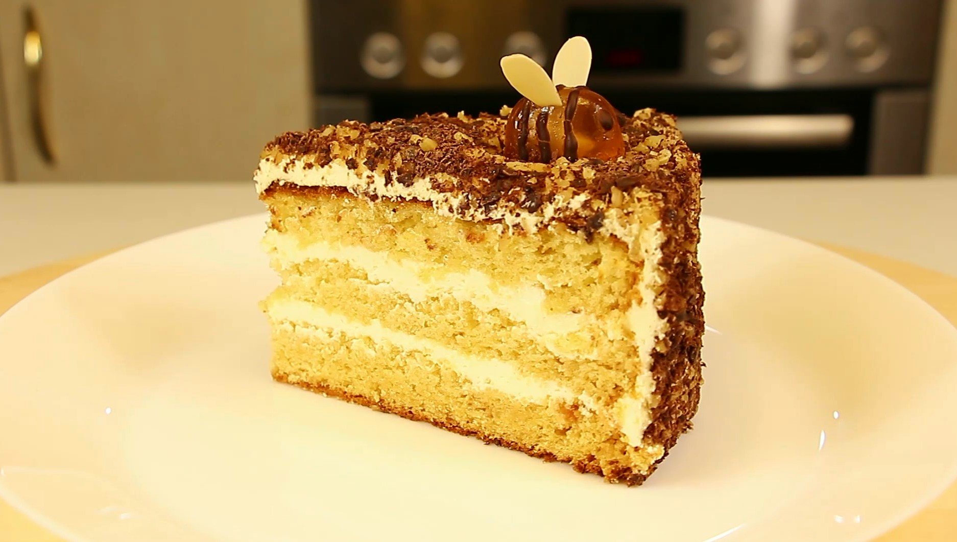 "Озорная пчелка" /Нежный ПРАЗДНИЧНЫЙ ТОРТ на медовом бисквите со сметанно-масляным кремом