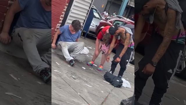 Филадельфия.Уставшие от жизни американцы