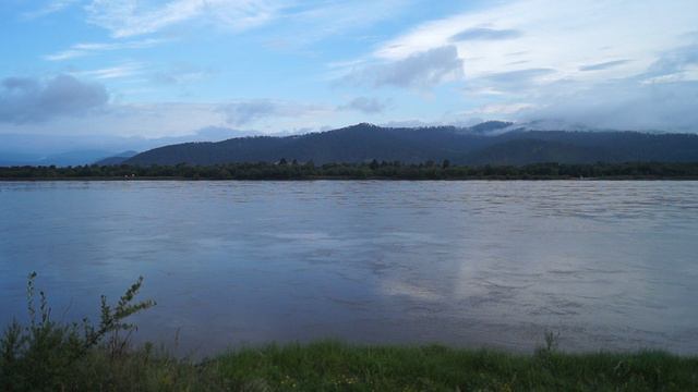Раннее утро на реке Селенга, республика Бурятия