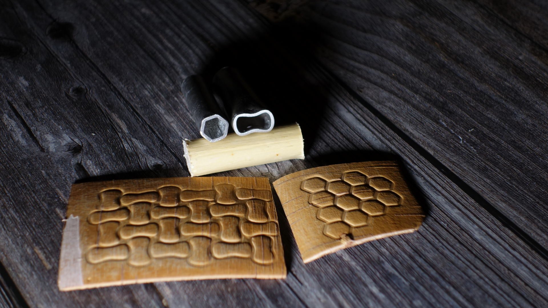 №19. Штамп-имитация плетения и пчелиные соты.