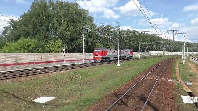 Тепловоз 2ТЭ25КМ-0434 (ТЧЭ-2) следует резервом.