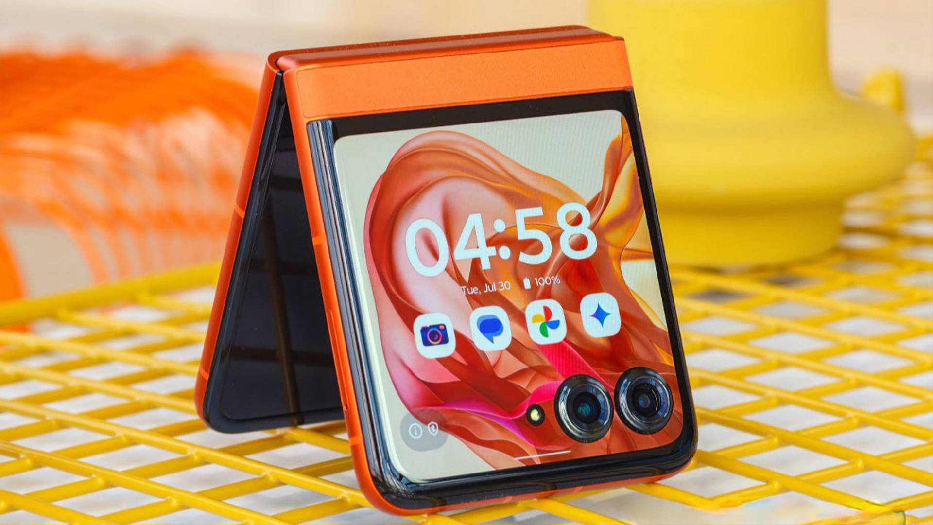 Motorola Razr 50 / Razr (2024) обзор - Телефоны 2024