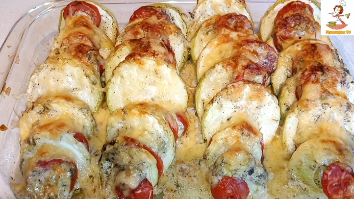 Кабачки в духовке. Вкуснейшая запеканка! Просто, быстро и вкусно!.mp4