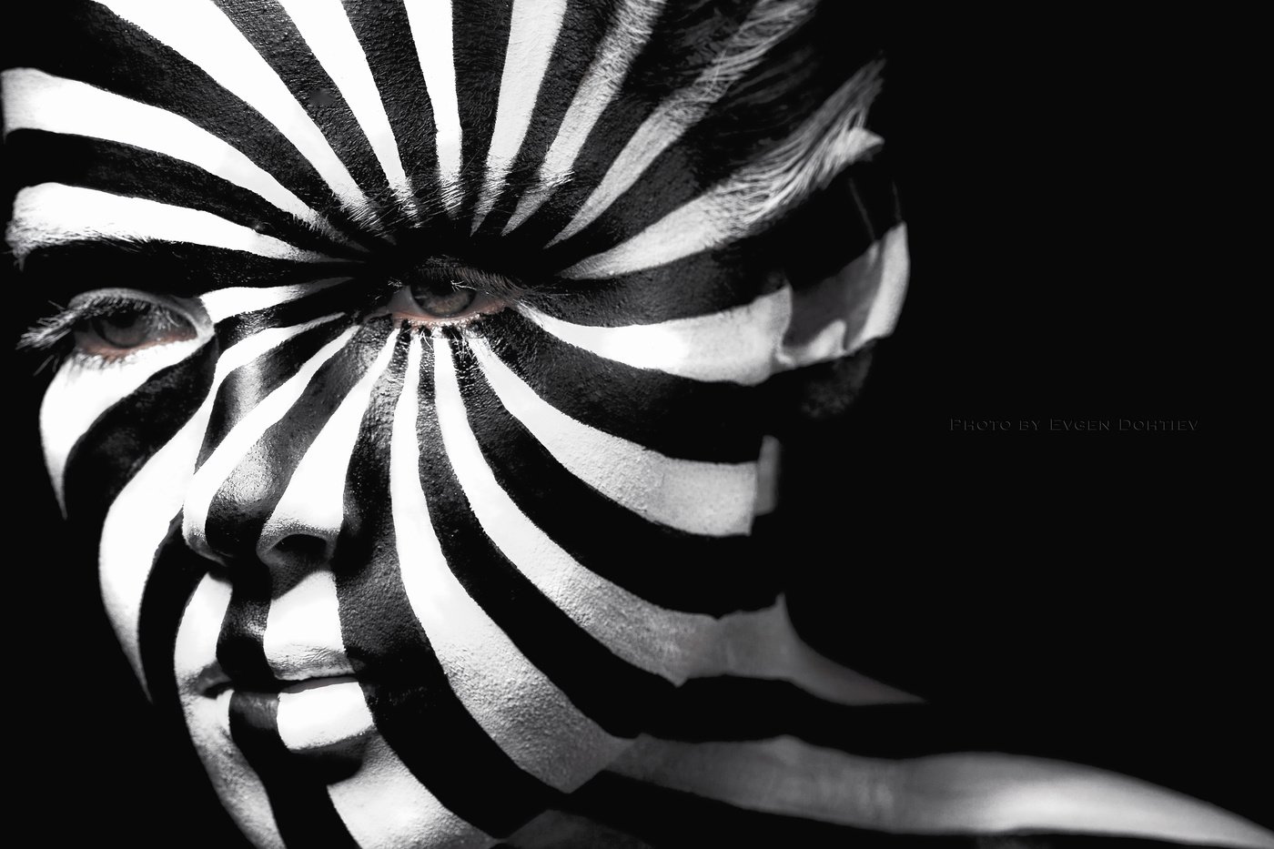 Чёрно-белые полоски