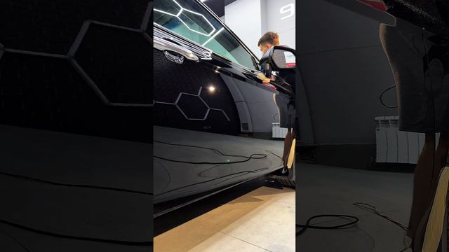 Машина не блестит, а на лаке густая паутинка из царапин? Это лечится, но не всё так просто!