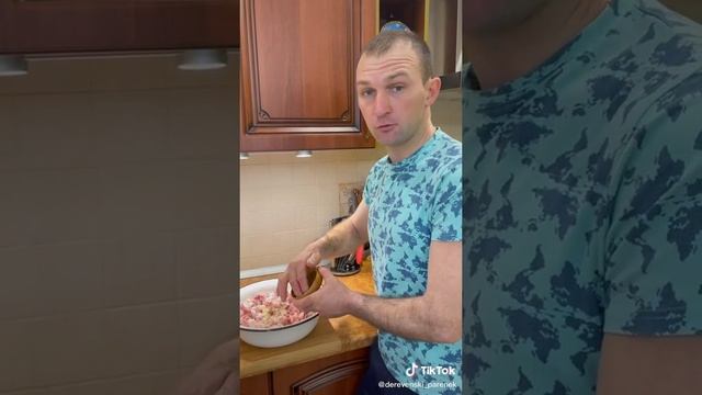 Домашняя свиная колбаса в кишке с чесноком.? ? ?