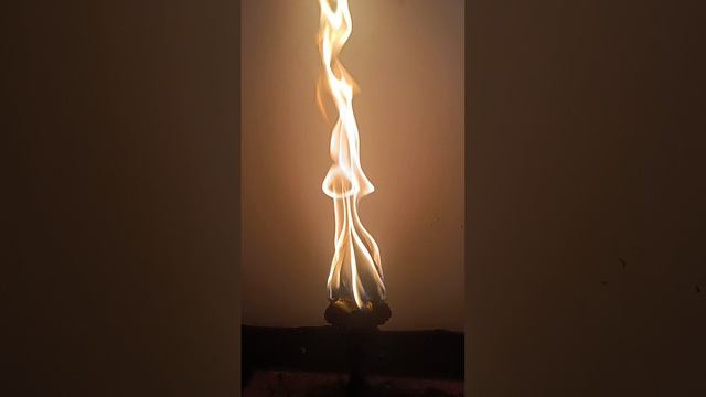 так горят магические свечи