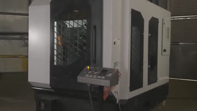 Станок для отрезки отливок от литниковой системы СОТ-450 ГПП с ручной подачей диска