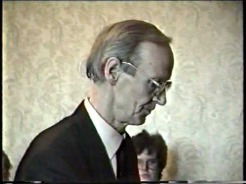 "Ты примирись с такой судьбою" (запись 1995 г.). Исполняет Лолий Шолпо (1928–2005).