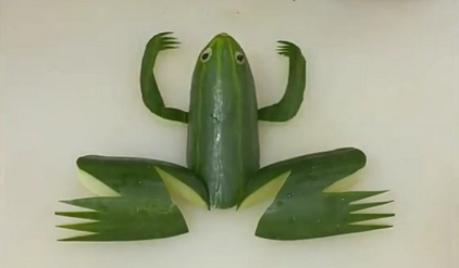 Лягушка из огурца - Как красиво нарезать огурец