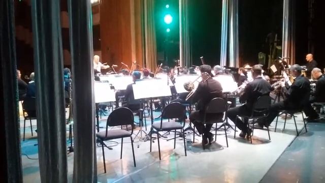 Репетиция скрипача-виртуоза Вардана Маркоса с симфоническим оркестром, ТОиБ, 16