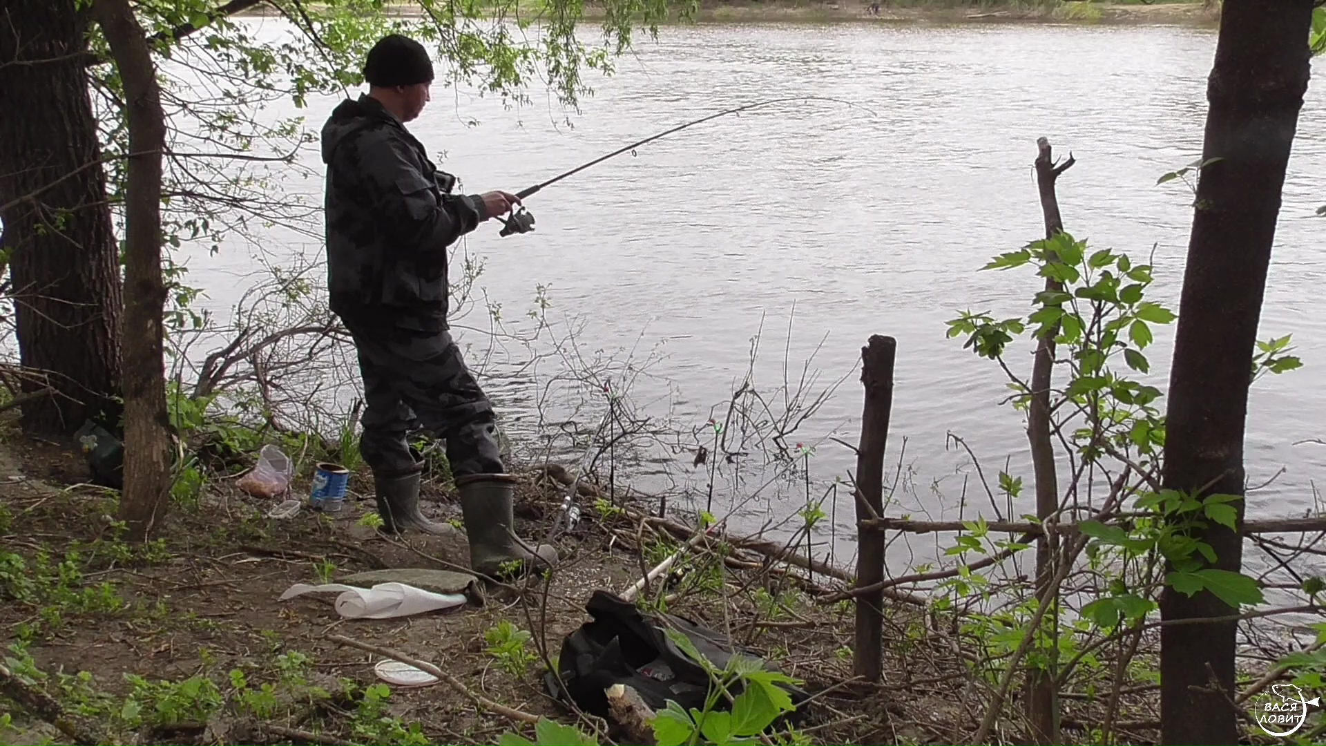 МАЙСКИЙ КАРАСЬ НА ДОНКИ. р.Дон  Небольшая рыбалка возле дома