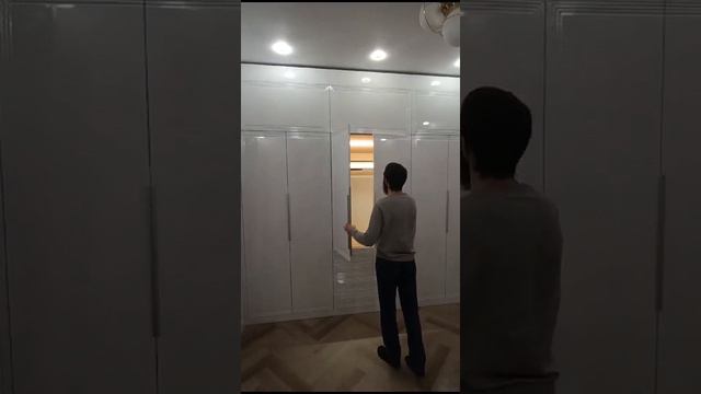 😍Большой распашной шкаф с подсветкой