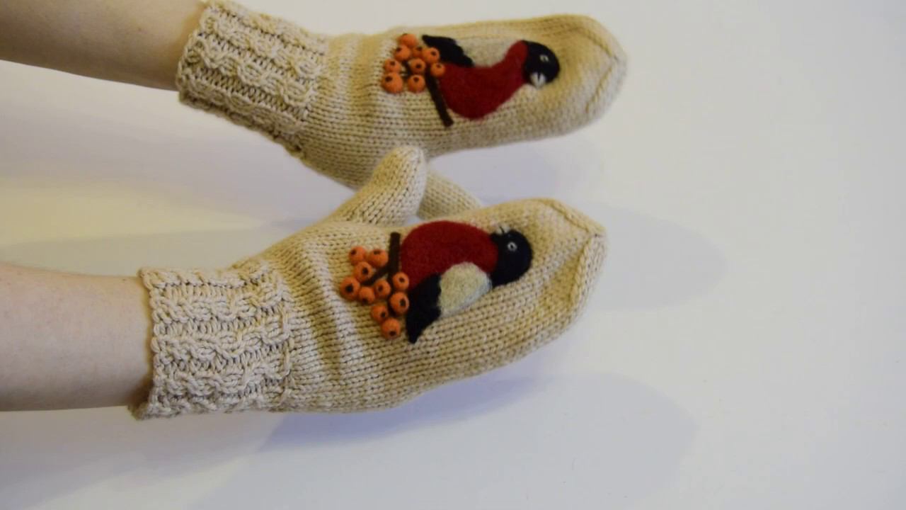 Варежки вязаные со снегирями