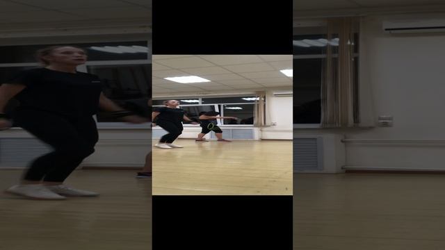 Аэробная тренировка с утяжелителями или с гантелями! Без прыжков и приседаний!