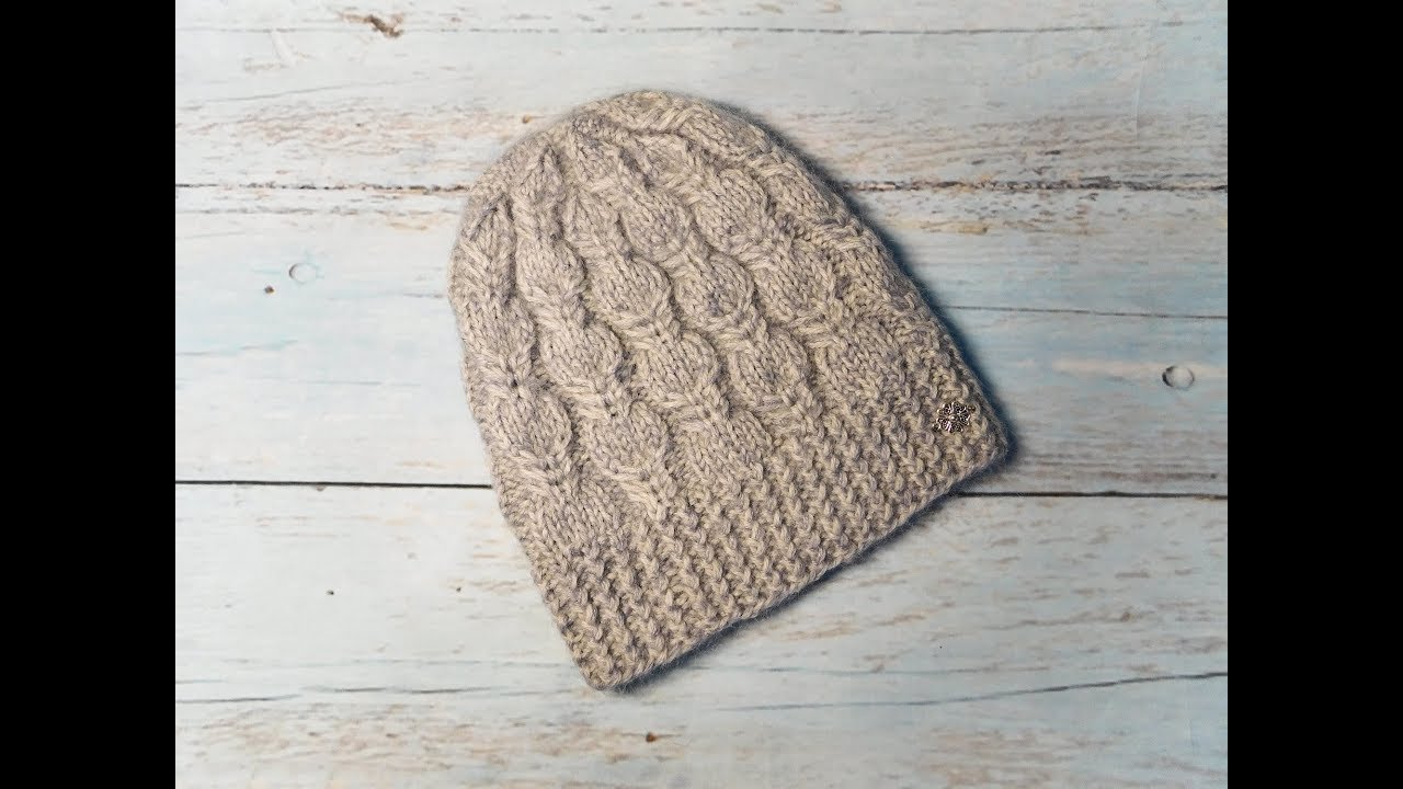 Женская шапка спицами