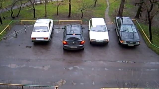 Паркуется дама.-(480p)