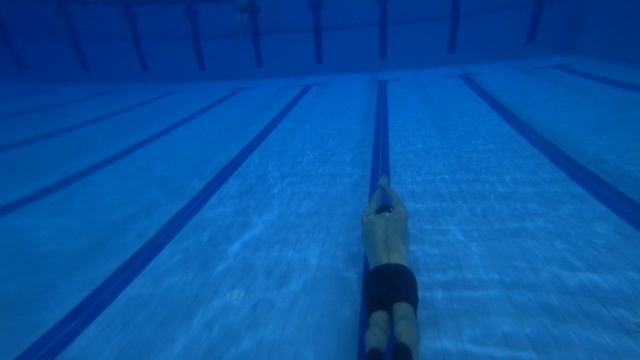 Проныривание на задержке. 25 метров. Фридайвинг