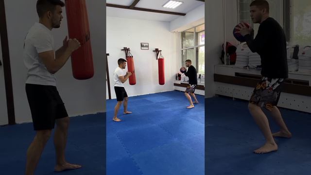 Топ 5 упражнений с тяжёлым мячом