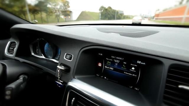 Volvo V60 Plug-in Hybrid Тест-драйв в программе Москва рулит