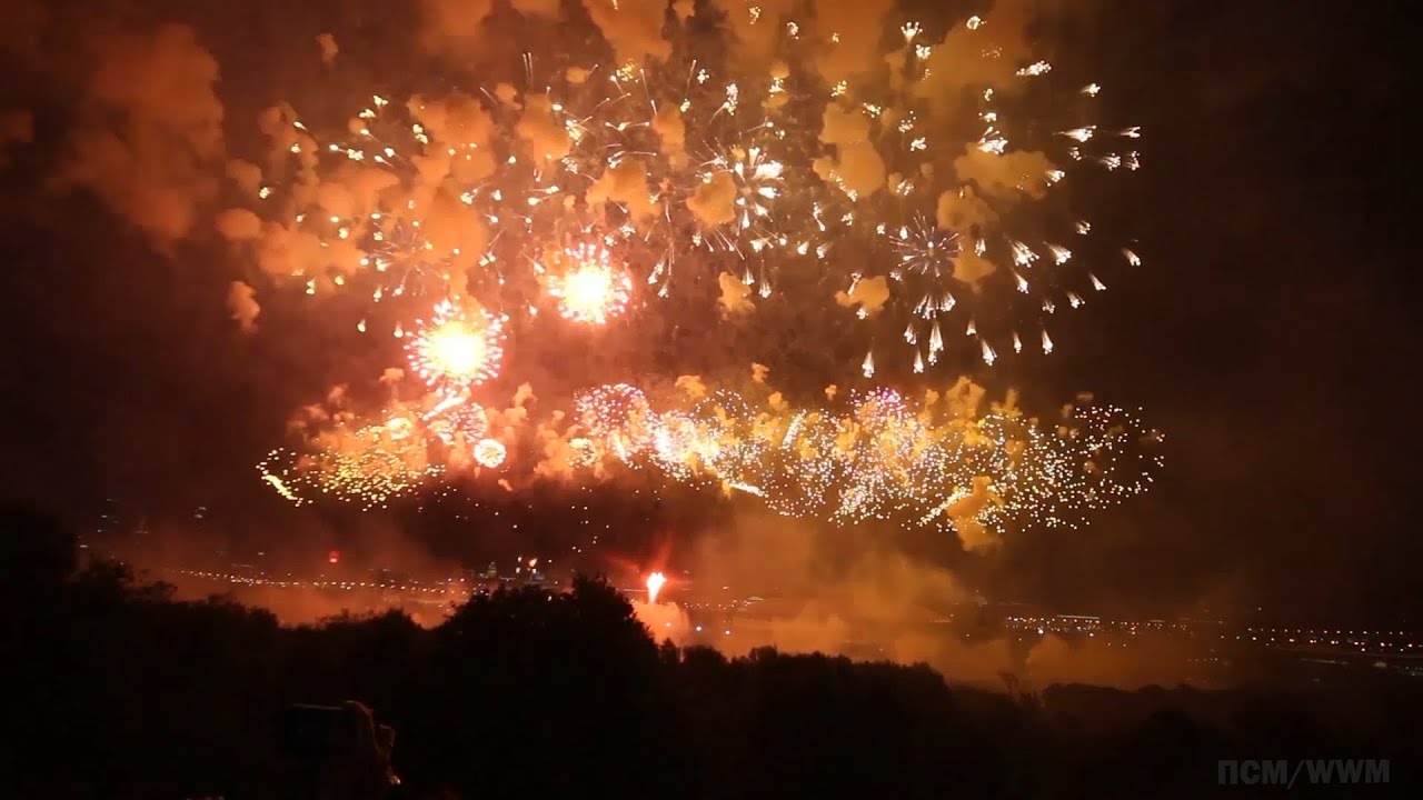 Праздничный салют 9 мая 2018 года (звук хорошего качества)