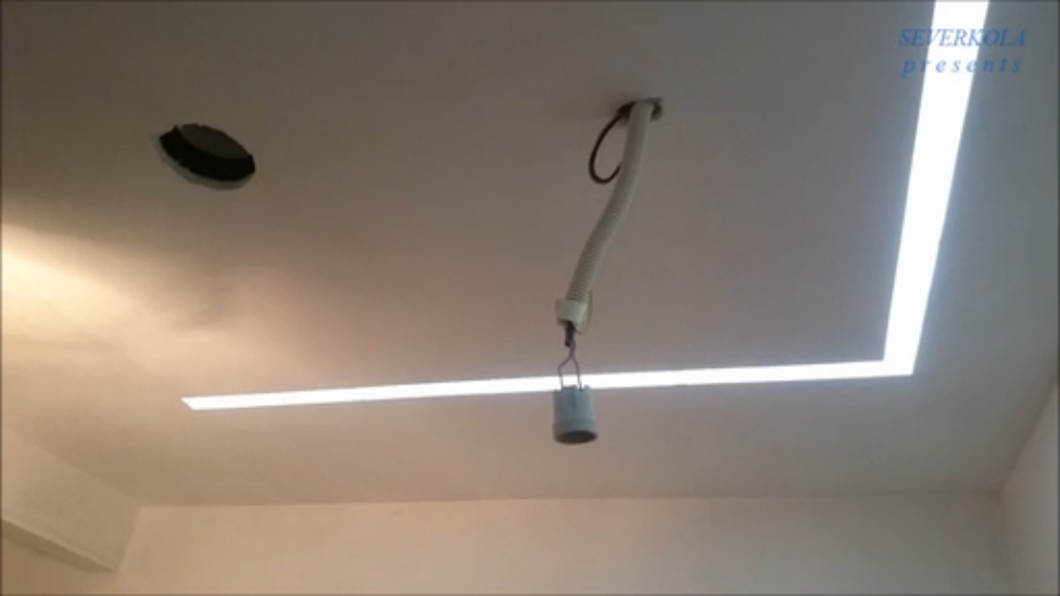 потолок из гипсокартона с нишей-плафоном.